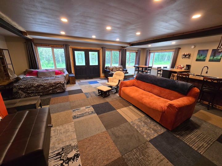 Spacious, Sleeps 12, Indoor Hottub, Aurora Views! - Fairbanks, AK