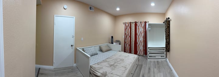 Cozy Studio W Separate Entry, Bathroom & Kitchen - Hayward, CA