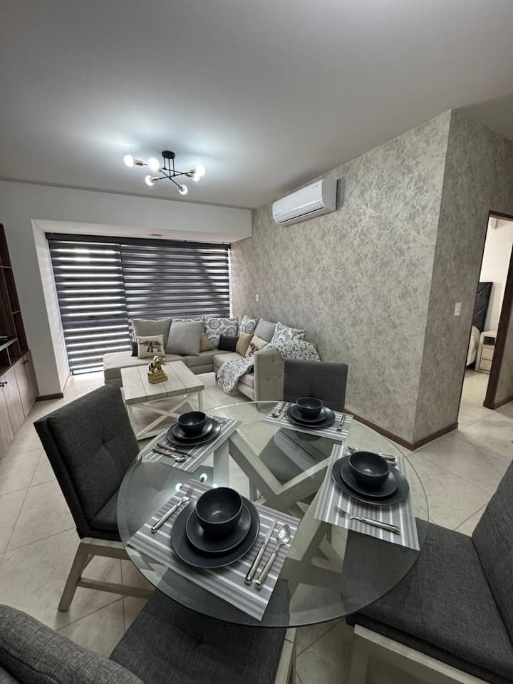 Elegante Departamento Frente Al Tsm - トレオン