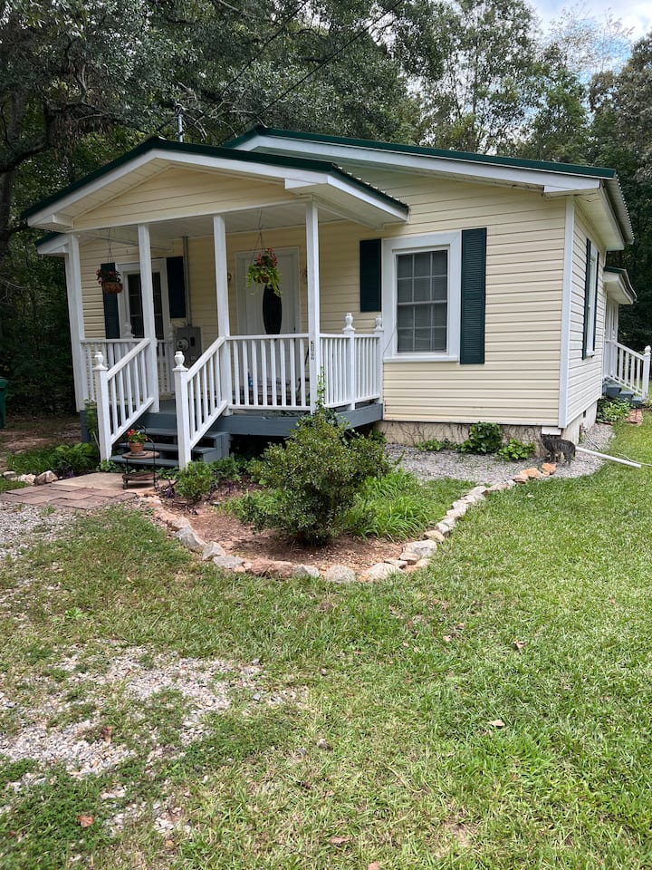 Super Cute Country Home - Monroe, GA