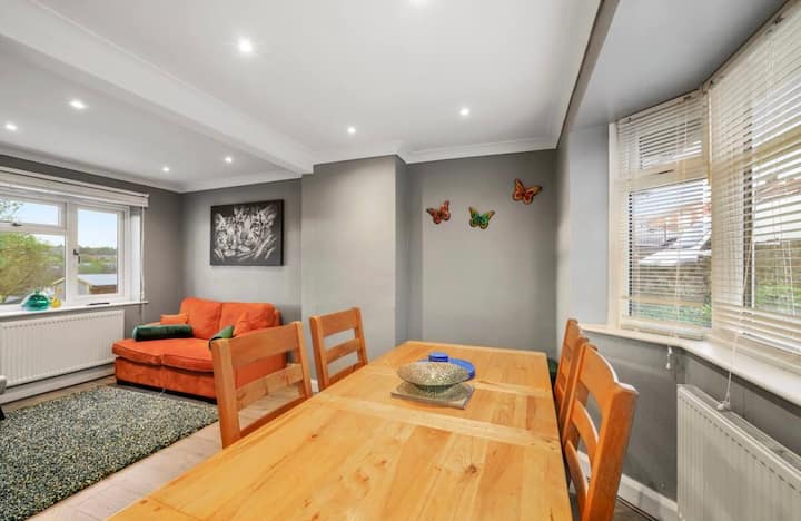 Rochester 3br House With Parking - Chatham