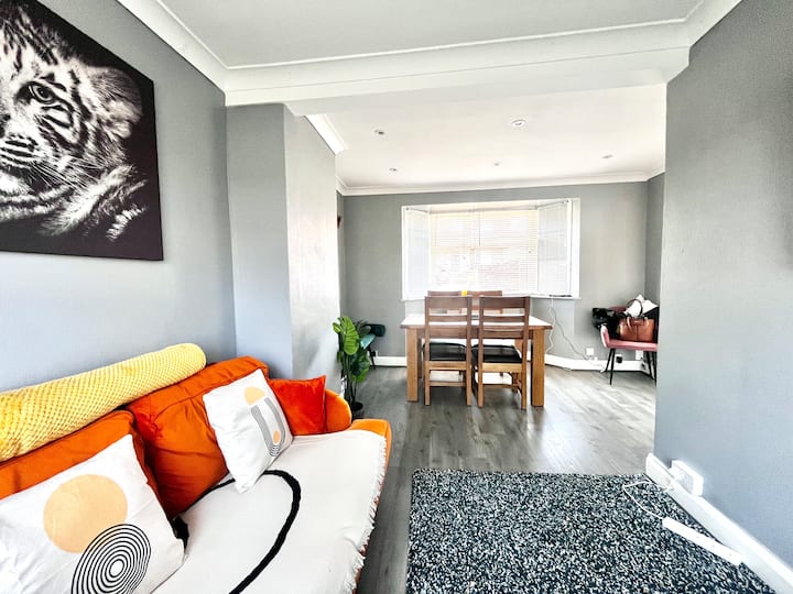 Rochester 3br House With Parking - Chatham