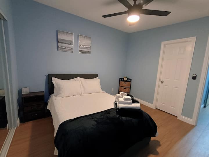 Modern Tiny Home Near Coronado Beach + Jacuzzi - San Diego, CA