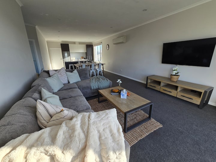 Cosy And Elegant Town House - Invercargill