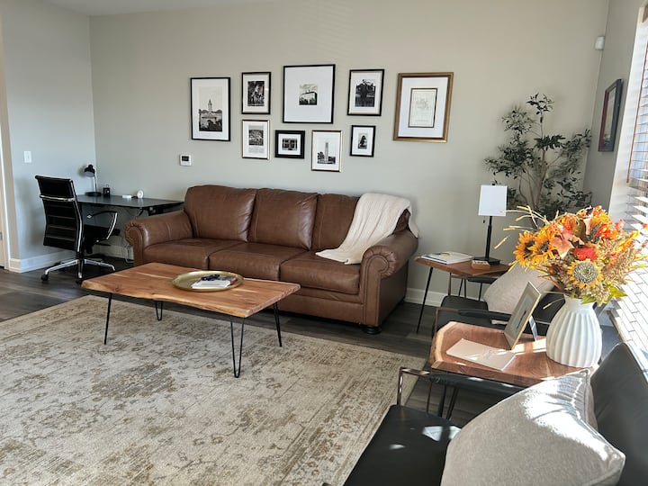 Charming 1 Bedroom Loft Next To Mass St! 408 - Lawrence, KS