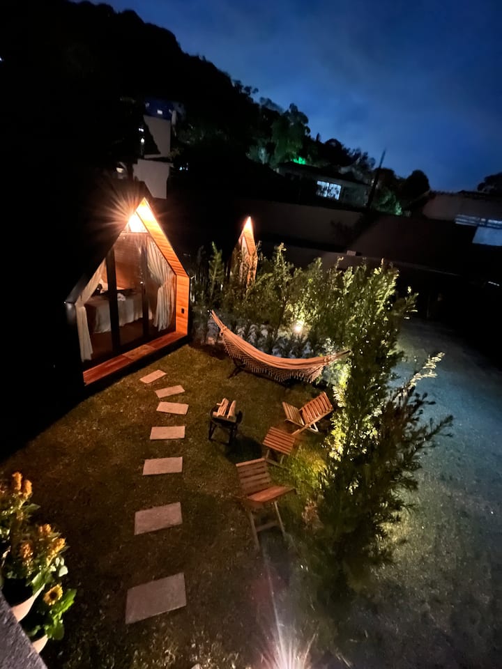 Chalé Girassol- 
Villa Flor Da Serra - Duque de Caxias