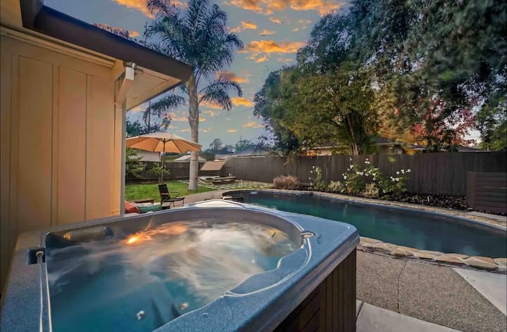 Chic Mid-century Home | Pool + Hot Tub - Santa Rosa, CA