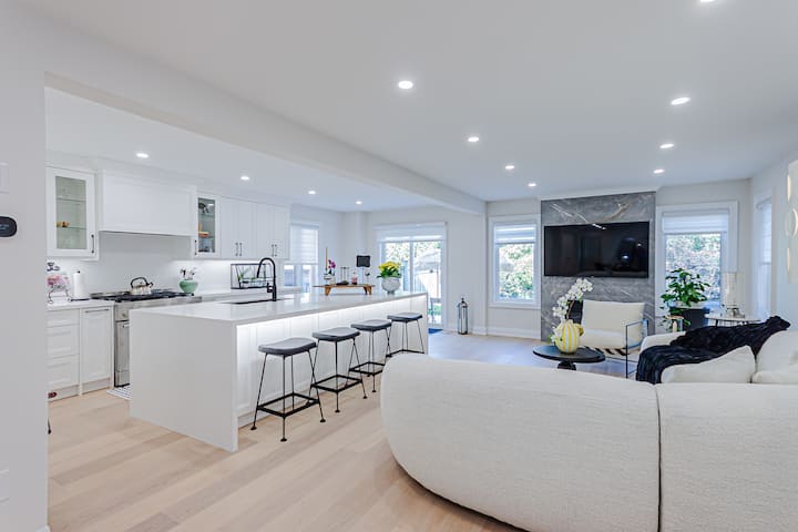 The King’s Nest - Aurora