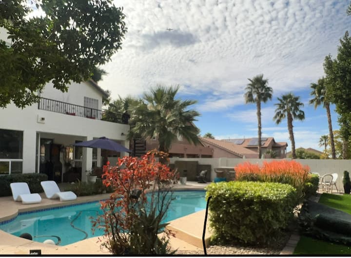 Modern 5br Family Retreat W/pool & Grill - Mesa, AZ