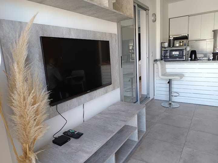 Encanto En Montserrat: 2 Amb, Patio Y Zona Trabajo - Argentina