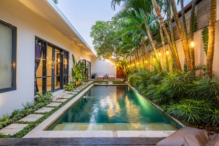 Private 3br Villa W/ Pool Near Beach & Finns - Canggu