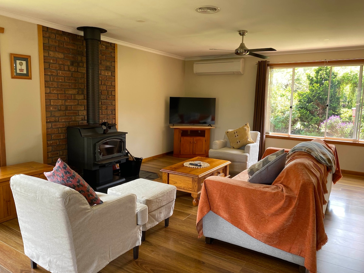 Rustic Charm on the Farm - Farm stays for Rent in Geeveston, Tasmania ...