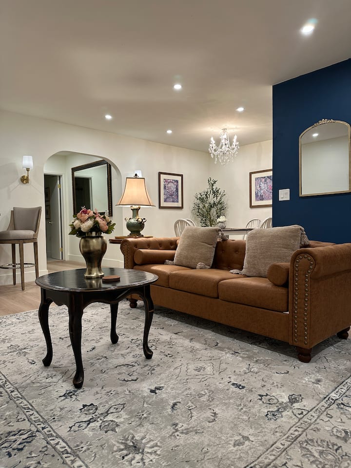 Elegant Retreat | Parisian Charm + Hollywood Glam! - West Hollywood, CA