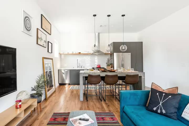 Modern 2 Bed Retreat + Bikes Included - Long Beach, CA