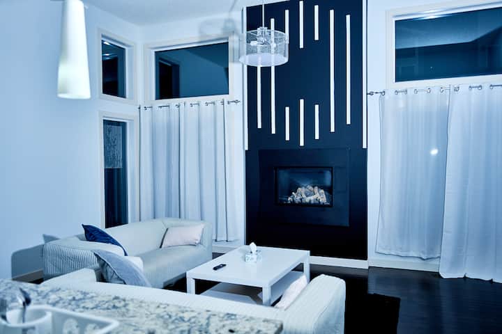 Evanston Luxury - Calgary