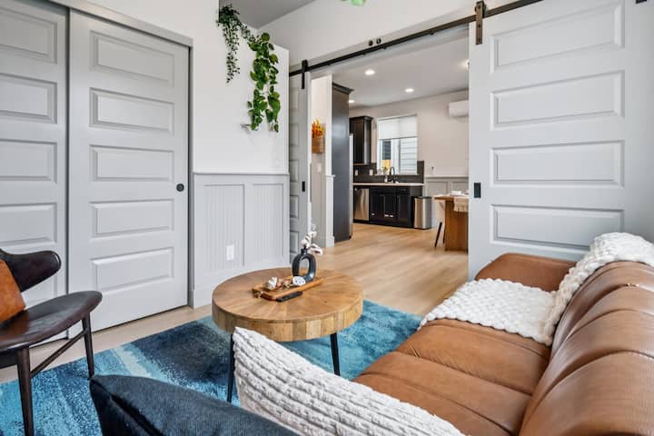 The Azure | Modern Home | Heart Of Portland - Portland, OR