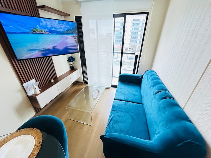 Departamento Nuevo Y Moderno Frente A San Isidro - Lima