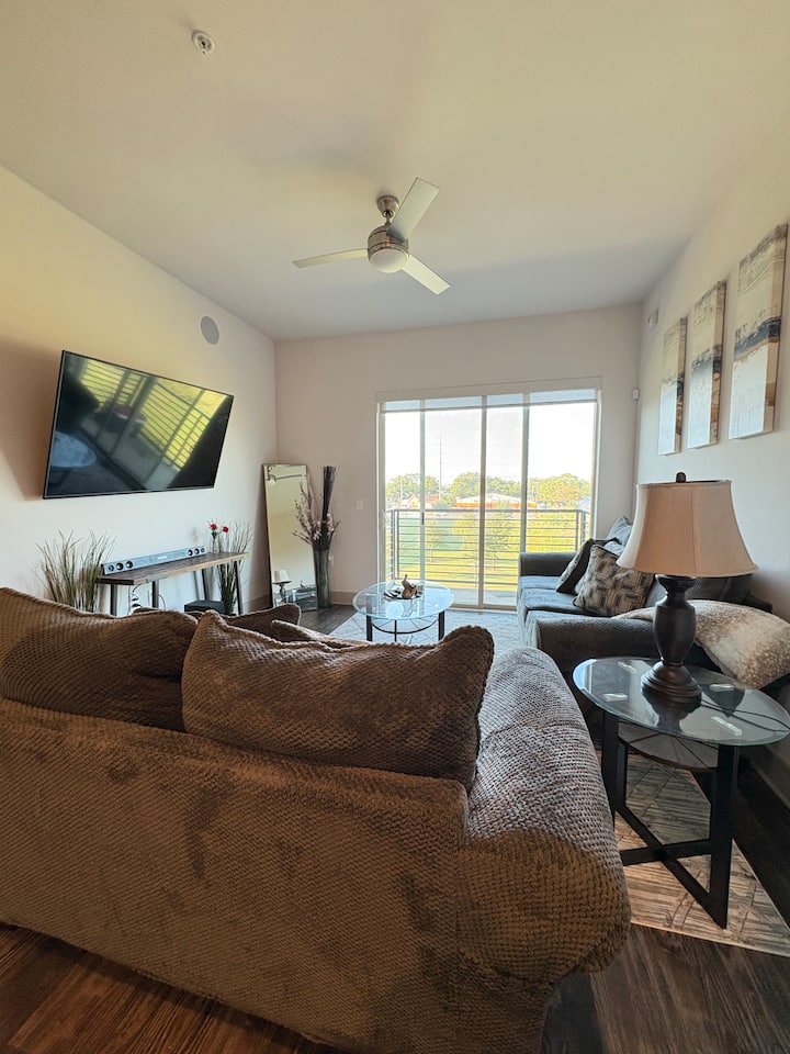 Downtown Dallas Skyline View - Dallas, TX