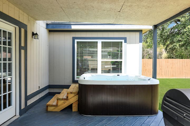 Hot Tub Paradise | Air Hockey Games Swing Set Bbq - University Oaks - San Antonio
