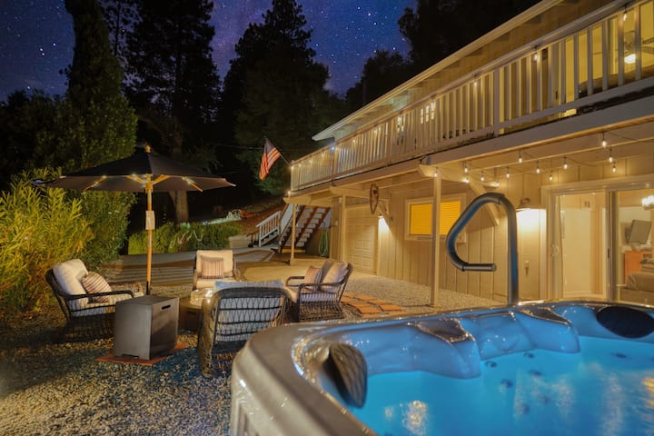 Hot Tub, Views & Movies - Yosemite National Park, CA