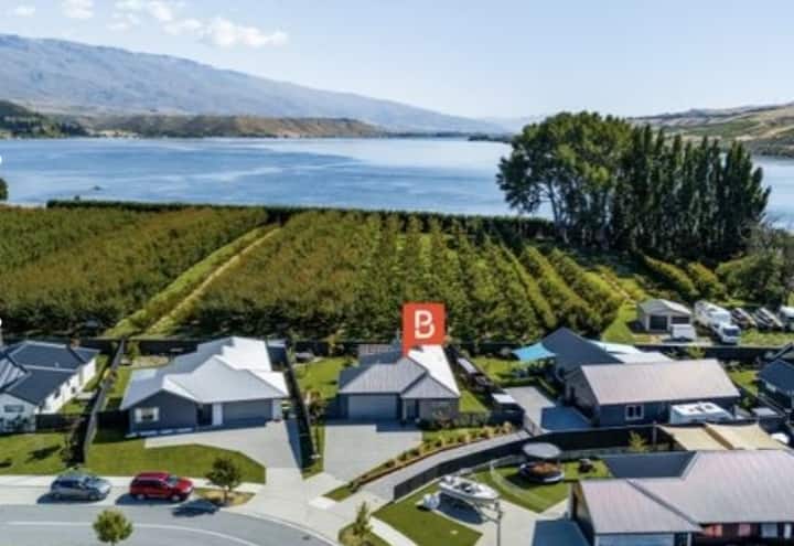 Lake Dunstan Retreat - Cromwell