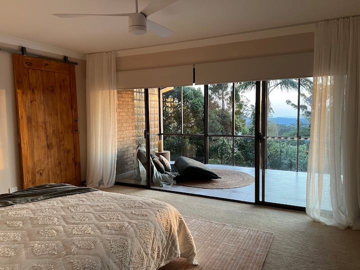 Luxe Mountain Escape With Bushland Views - Tamborine Mountain
