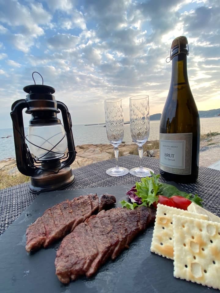 Plagem　一番近くで、海をひとりじめ 。窓の向こうに広がる水平線。 ずっと海と一緒の 海の民泊。 - Yamaguchi