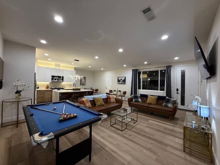 Lux 4bd Villa/10 Min Safari Park/sleeps 10/gatedpk - Escondido, CA