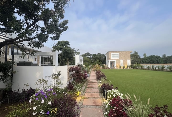 Privé Residence - Opulent Stone Villa In Corbett - Ramnagar