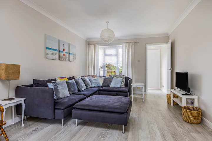 Charming Selsey Family Home | Pass The Keys - Pagham