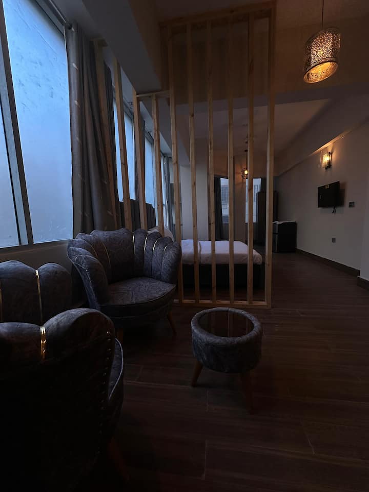 Executive Suite|with Lift|dha Ph5|family Friendly - Karachi