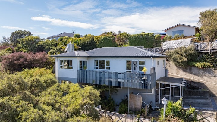 Hillside Retreat Between Beach And City - Richmond