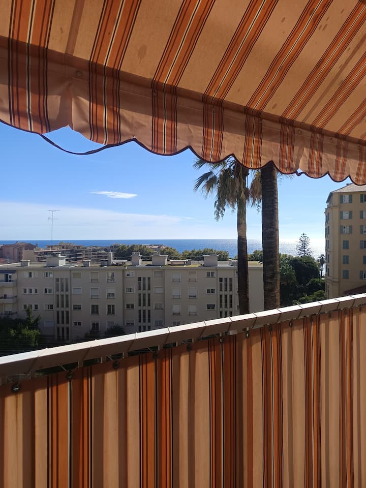 Une Vue Azur - Menton