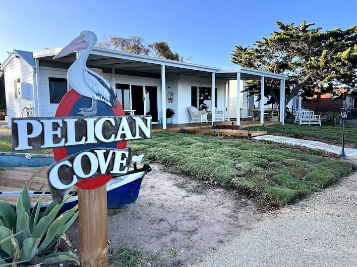 Pelican Cove - Absolute Beachfront - Australia
