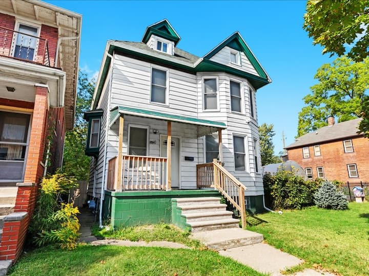 The Sheridan Family Compound 4br + 2.5ba - Détroit, MI