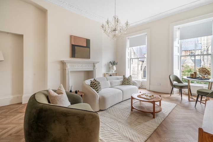 Charming Period Apartment Steps From Bath Abbey - Bath