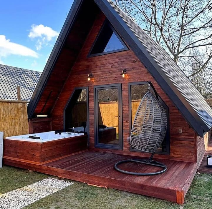 Sapanca Gölü Yanı Isıtmalı Havuz Jakuzili Bungalov - Sapanca