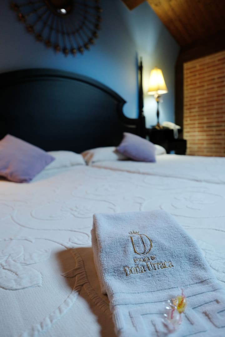 Habitación Doble Para 2 Personas En Fermoselle - Saldanha