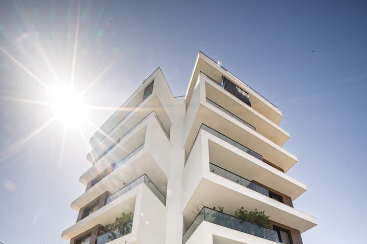 Casamar - Upscale One-bedroom Apartment By The Sea - Larnaca