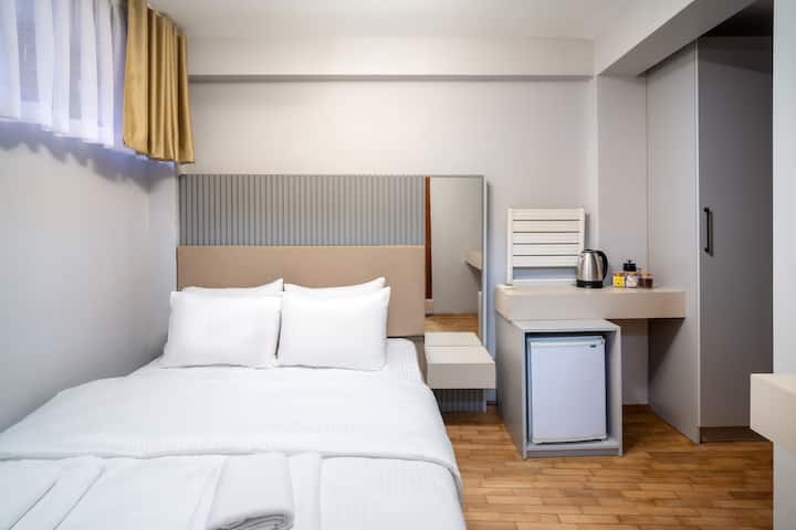 Simple & Budget-friendly Room On -1 Floor | Taksim - Istambul