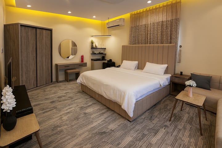 ستوديو عصري - Saudi Arabia