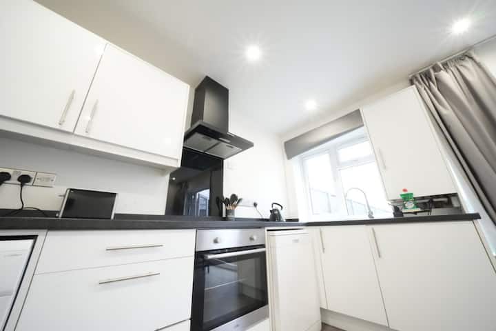 Near Airport/near Underground (Free From Heathrow) - Hounslow