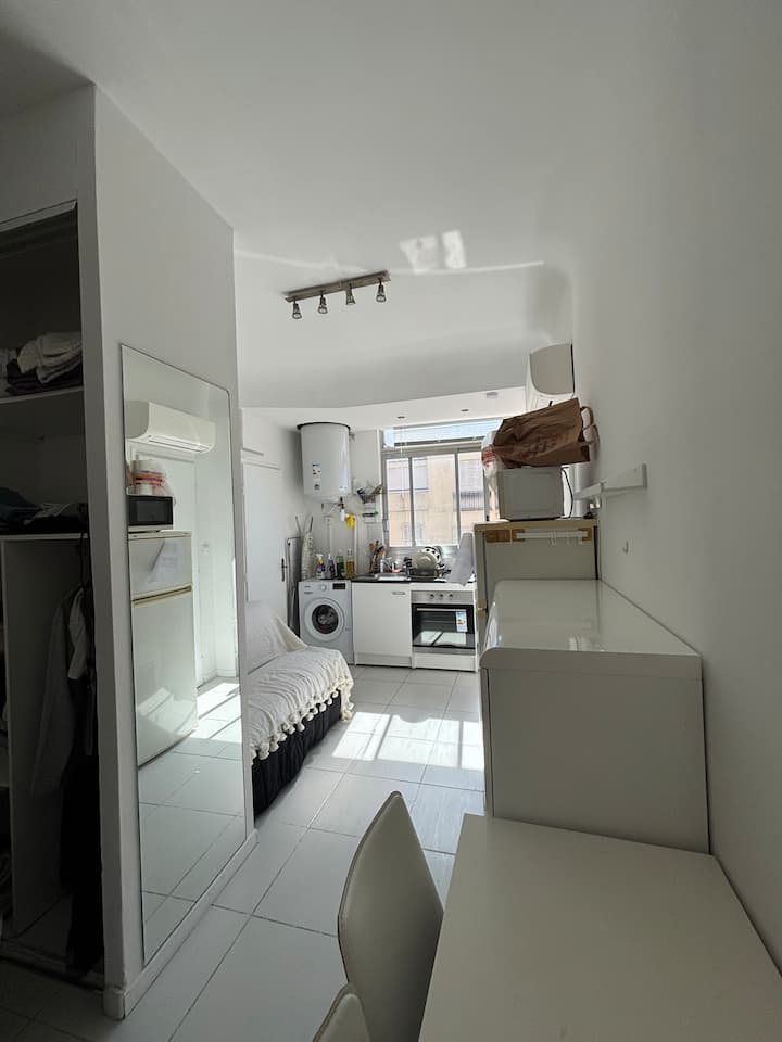 Seafront Gem In Vieux Nice  Stunning Beach View. - Nizza