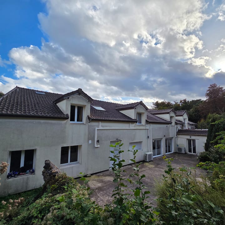 Appartement Côté Disneyland Paris
3chbres Et 3sdb. - Coulommiers