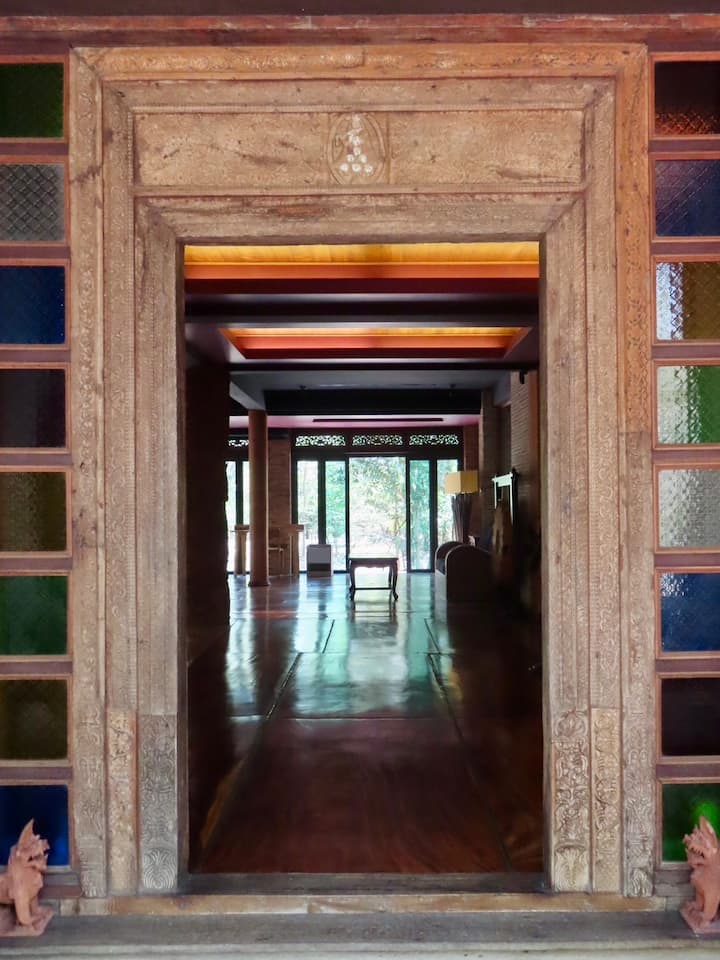 Peaceful Hideaway Villa - Nong Chok