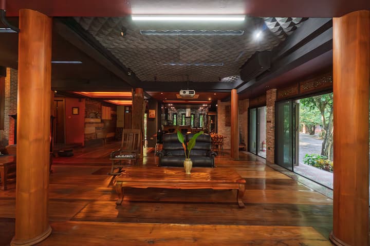 Peaceful Hideaway Villa - Nong Chok