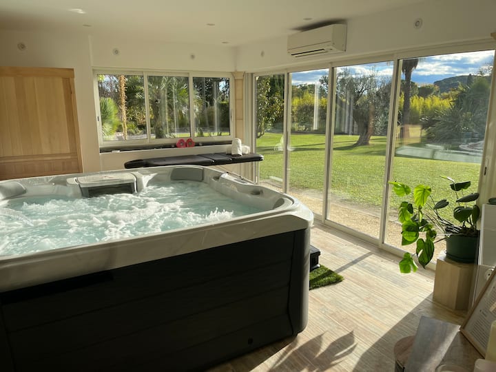 Mas 5* Piscine Et Jardin Privatif 16pers Sauna/spa - France