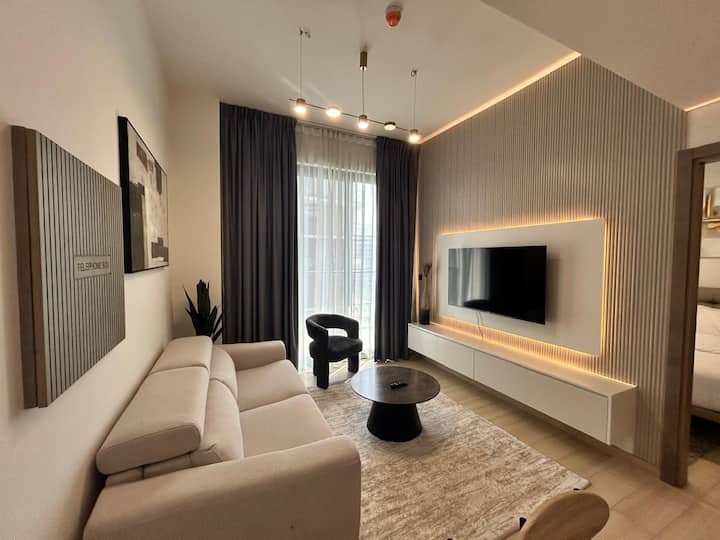 Chic&cozy 1bhk – Alexa, Ambience & Ease - Dubai