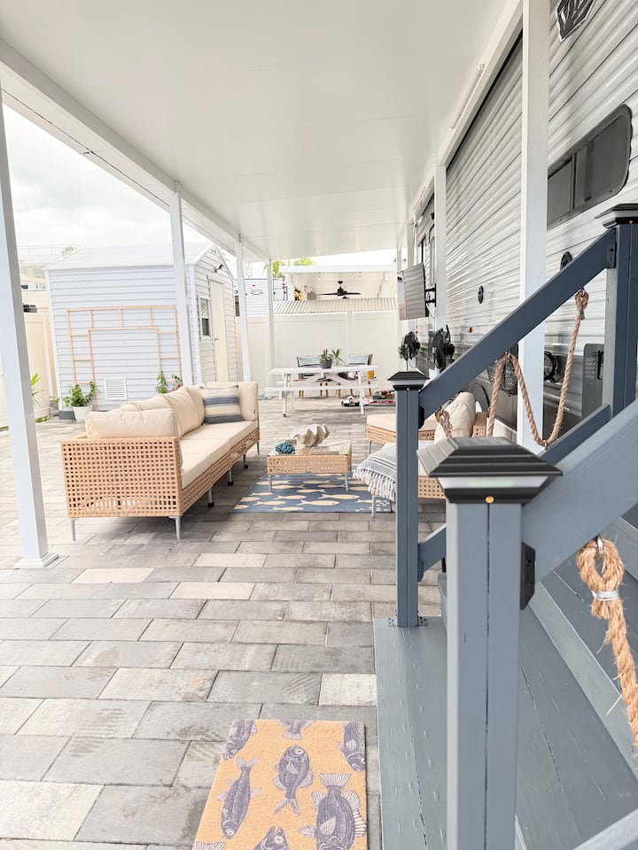 Modern Key Largo Camper • Steps To Pool • Sleeps 6 - Key Largo