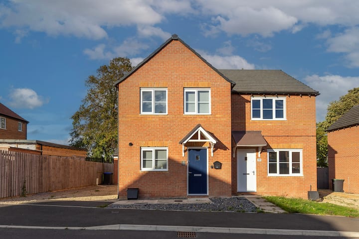 Modern | Office & Driveway | Near Crook & Durham - Bishop Auckland